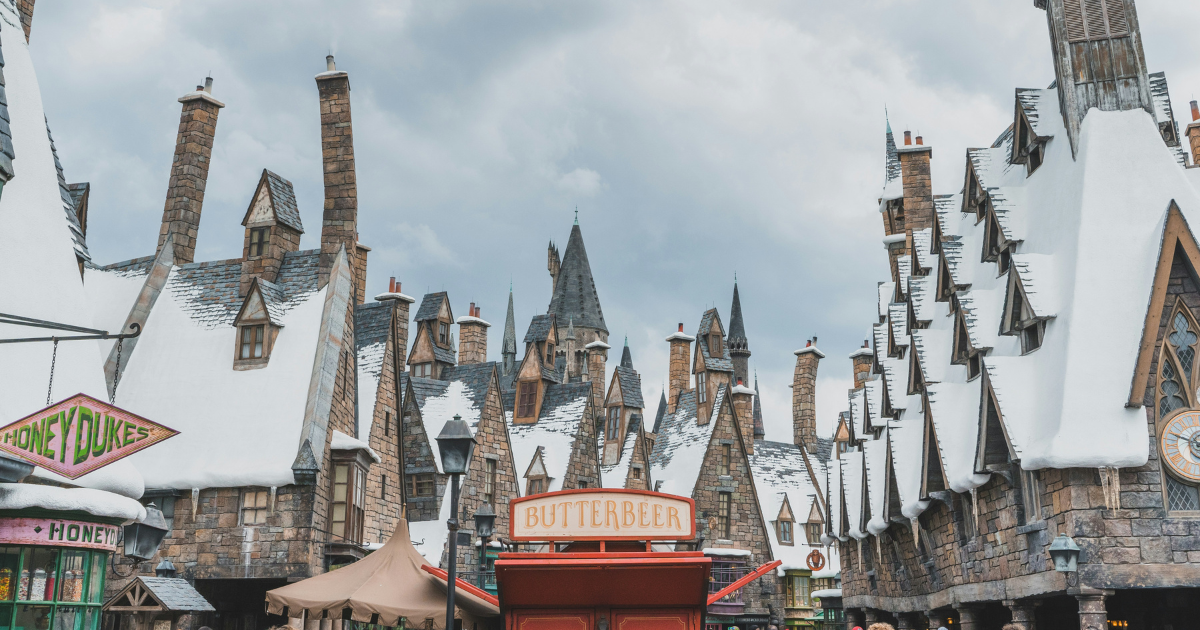 LEGO UCS Harry Potter Hogsmeade (76457): Erste Details zum verschneiten ...